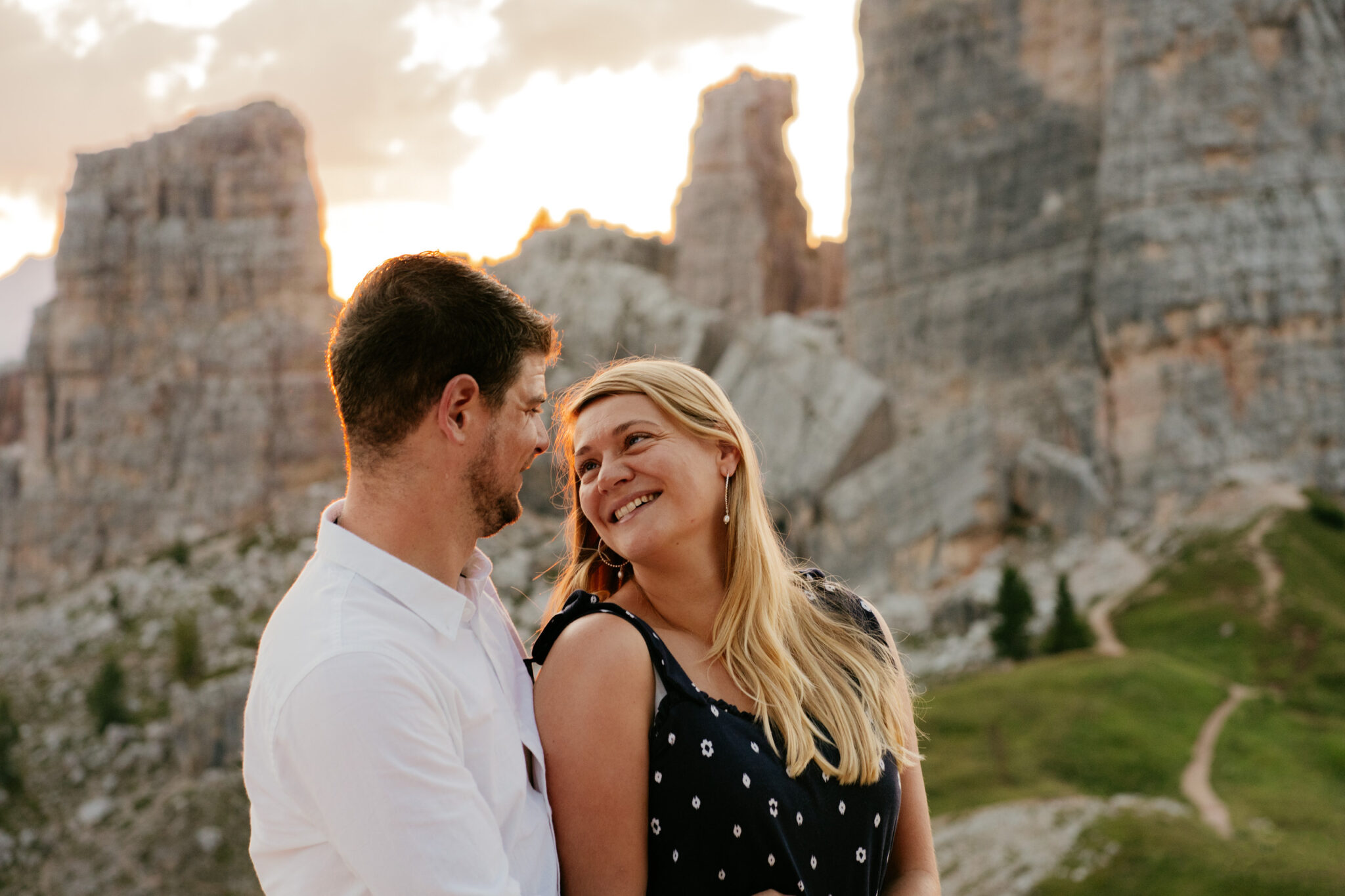 Photographer Naty Lizzy – Rebecca & Phillip • Adventurous Couple Photo ...